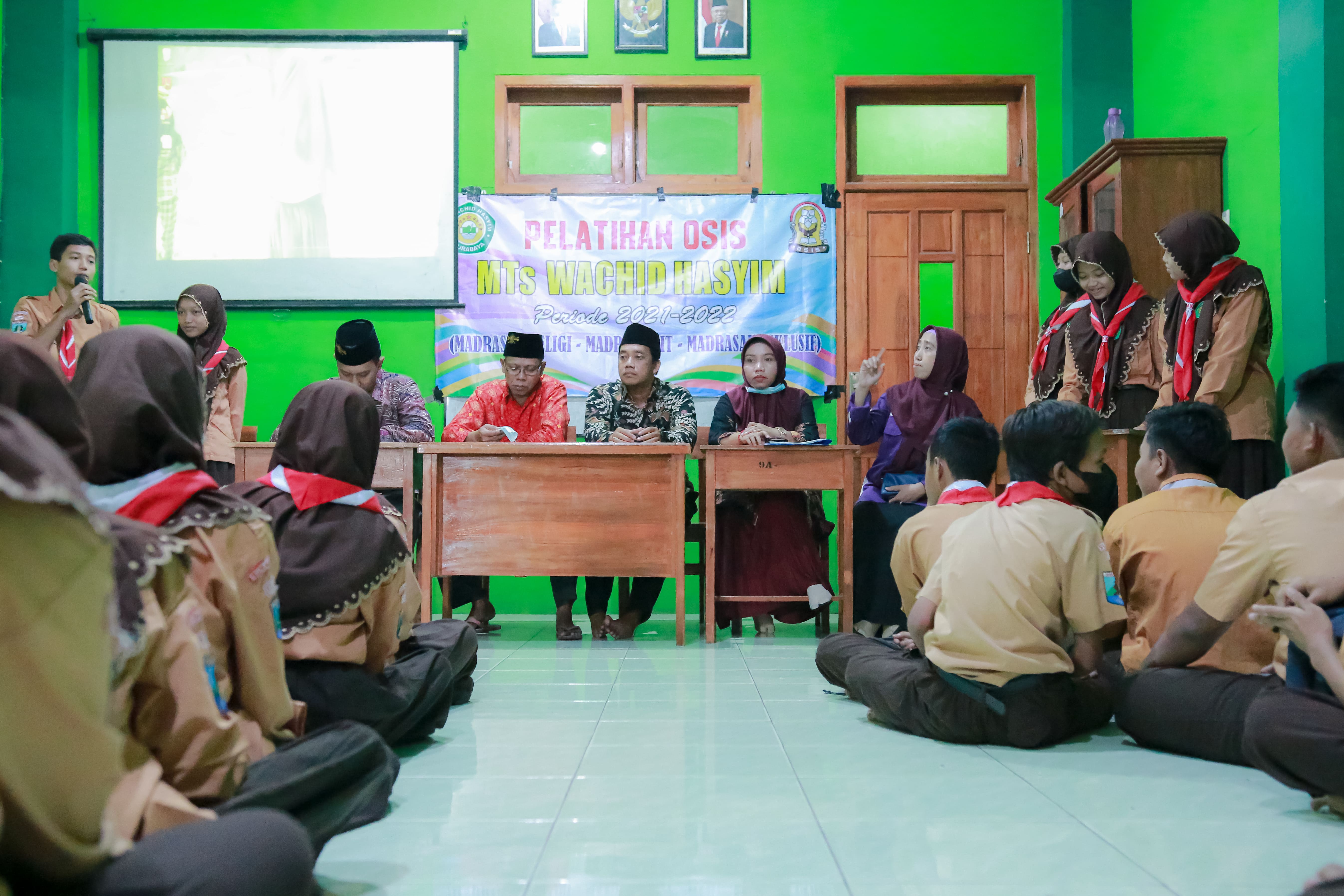 OSIS | MTs. Wachid Hasyim Surabaya