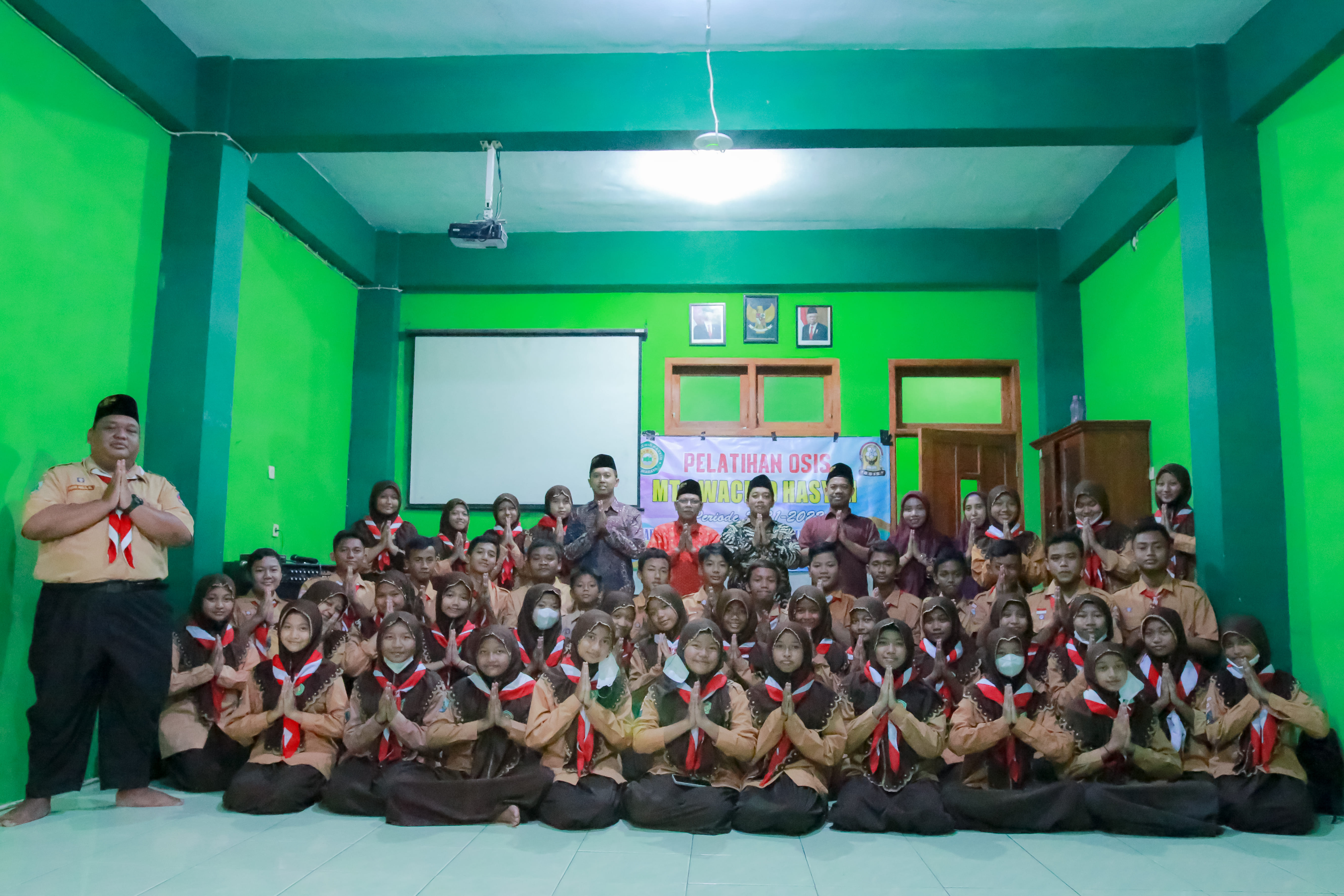 OSIS | MTs. Wachid Hasyim Surabaya