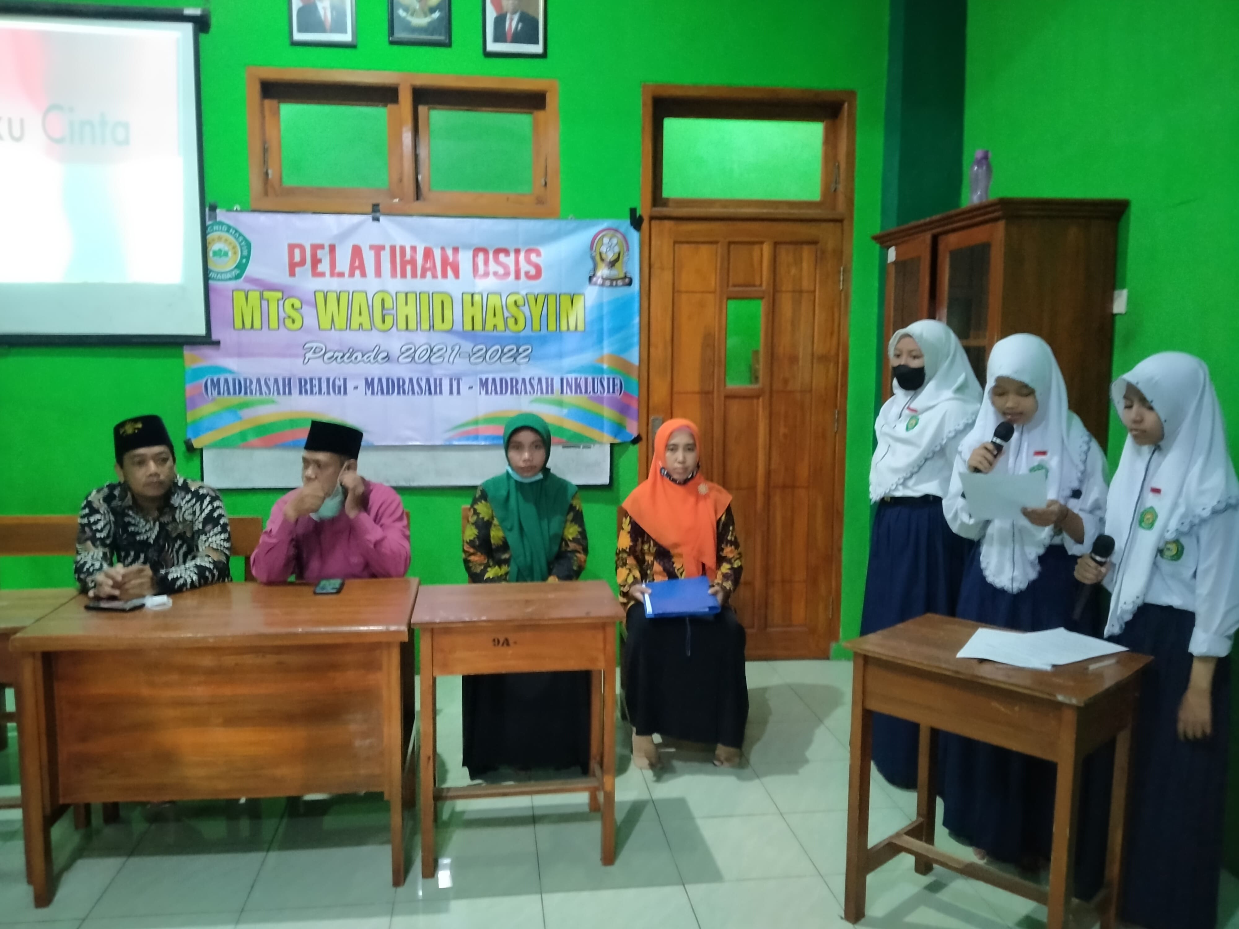 OSIS | MTs. Wachid Hasyim Surabaya