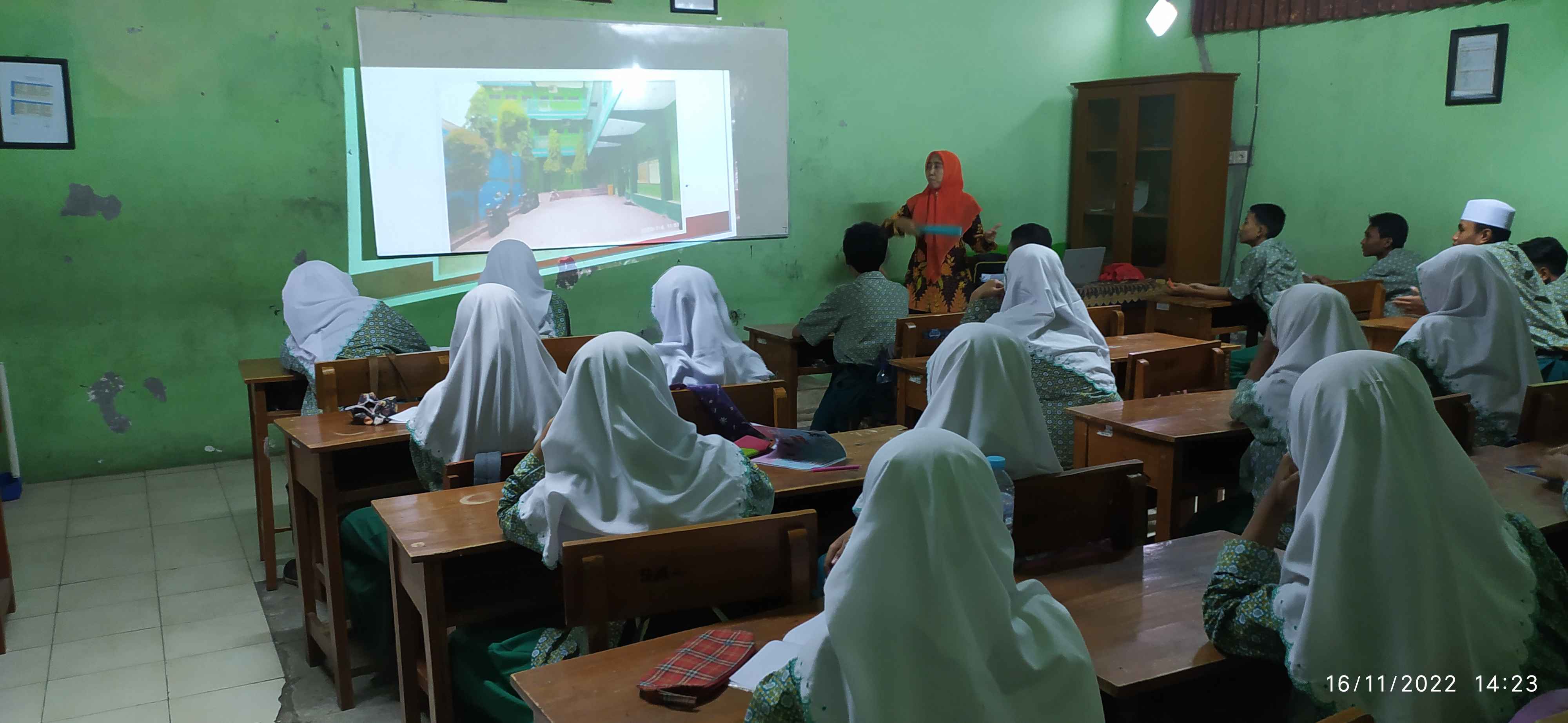 OSIS | MTs. Wachid Hasyim Surabaya