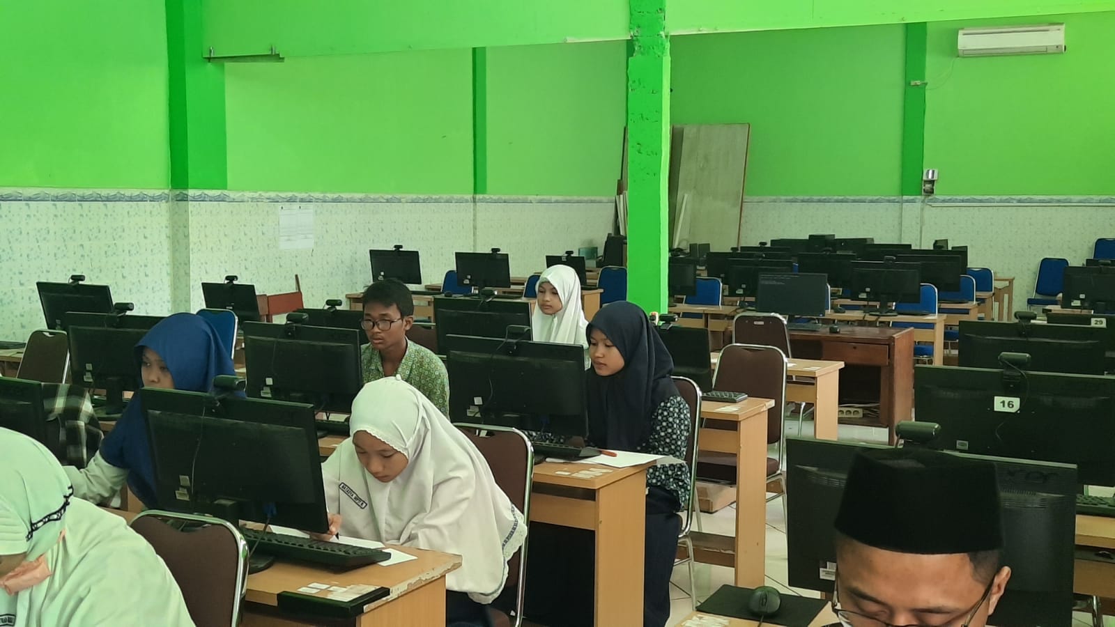 SELAMAT MENGIKUTI KOMPETISI SAINS MADRASAH 2023 | MTs. Wachid Hasyim ...